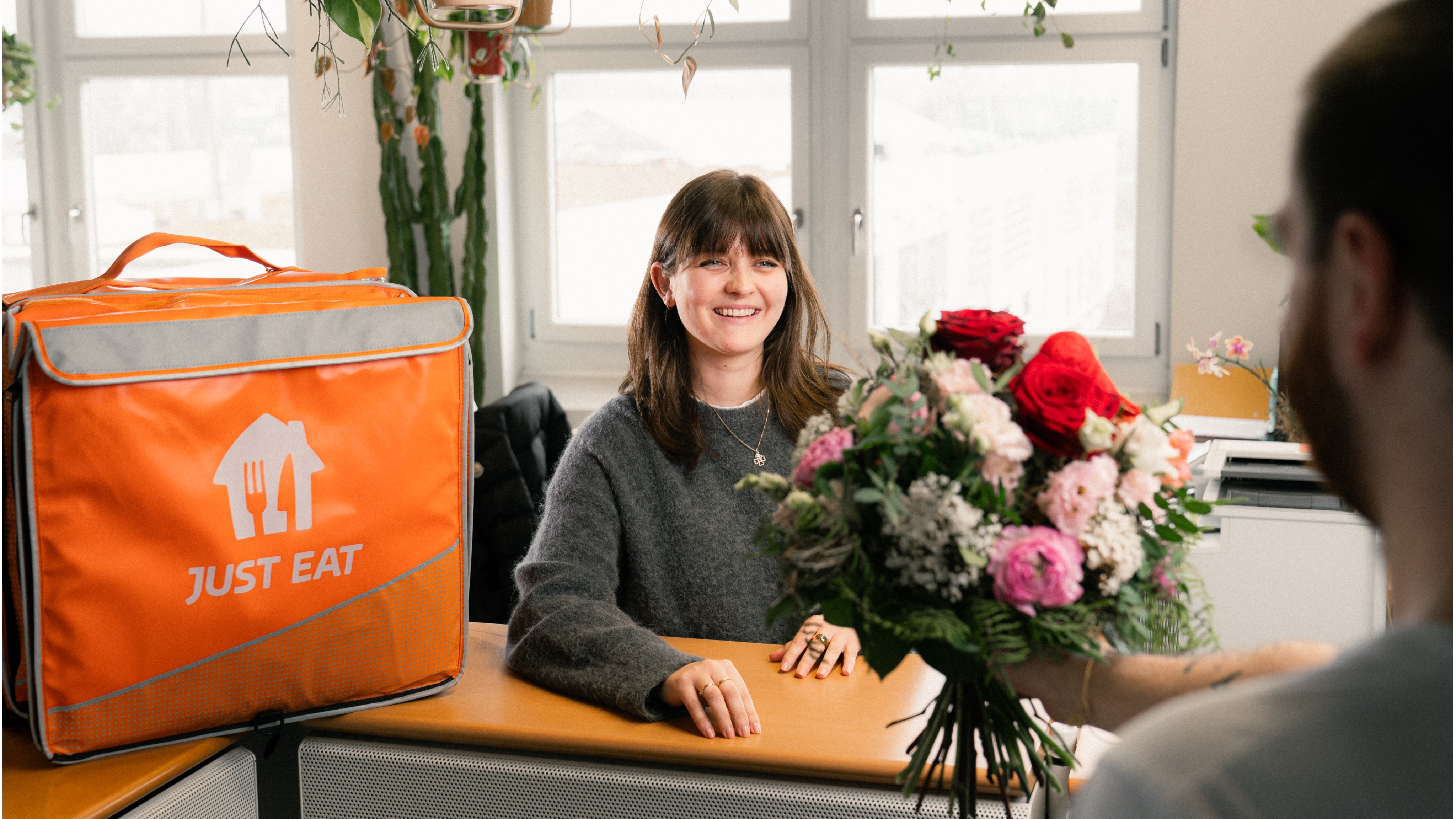Just Eat partners with Fleurop for rapid flower delivery in Switzerland ...