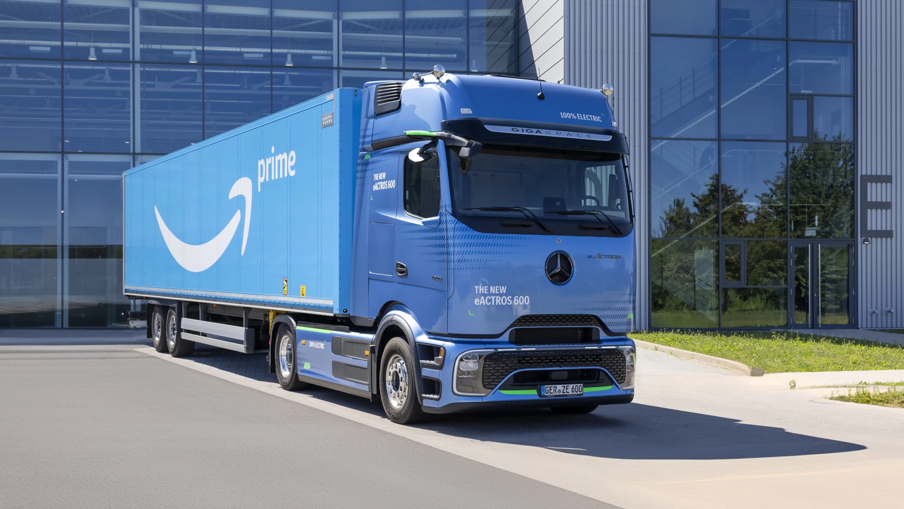 Amazon orders 200 Mercedes-Benz electric trucks to expand fleet in ...