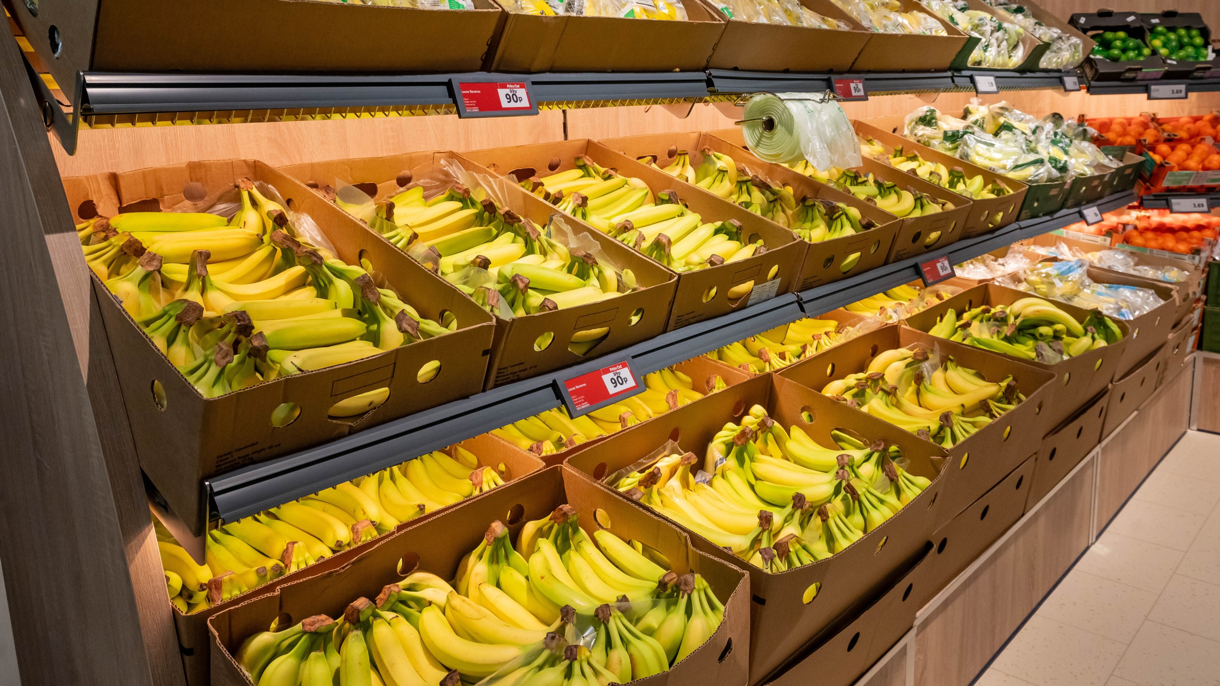 Lidl launches ‘industry first’ tool to close wage gap in banana supply ...